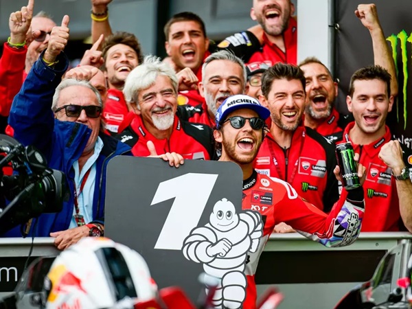 Enea Bastianini Senang Bisa Finis Ketiga di MotoGP Austria | Liga Olahraga Enea Bastianini Senang Bisa Finis Ketiga di MotoGP Austria | Liga Olahraga